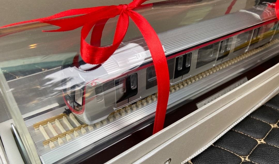 UTO Metro Car for Hong Kong MTR South Island Line Train Model (1:68 ...