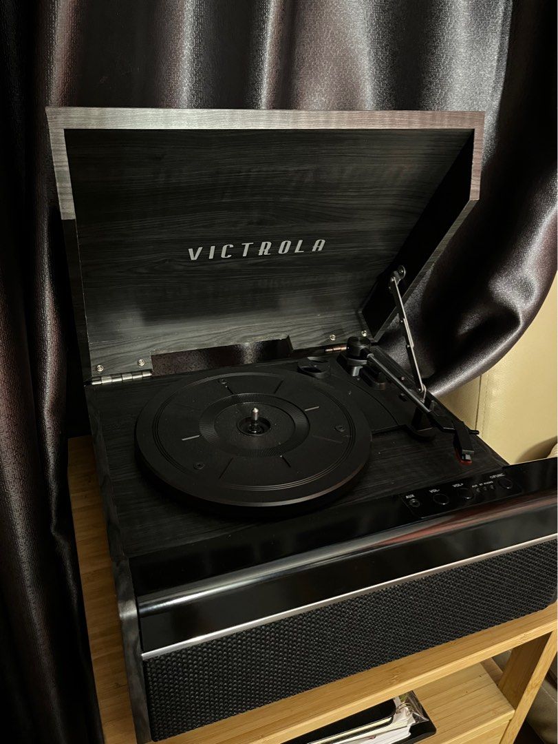 Victrola Vinyl/ Record Player + Bluetooth speaker (3 in 1. Avery model ...