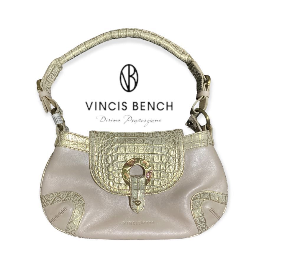 Vincis Bench baguette, Luxury, Bags & Wallets on Carousell