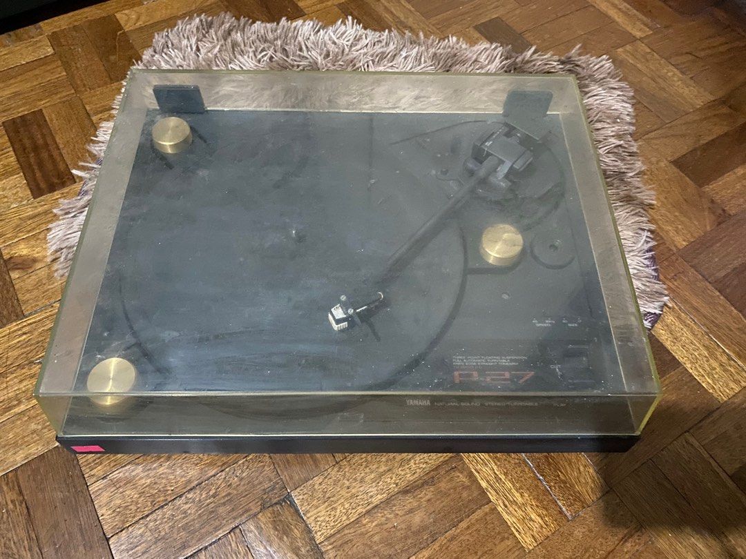 YAMAHA Vinyl Player / Turntable, Audio, Other Audio Equipment on Carousell