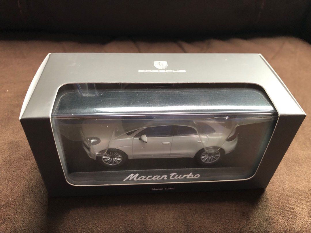 1:43 Minichamps Porsche Macan Turbo Dealer not Autoart norev kyosho ...