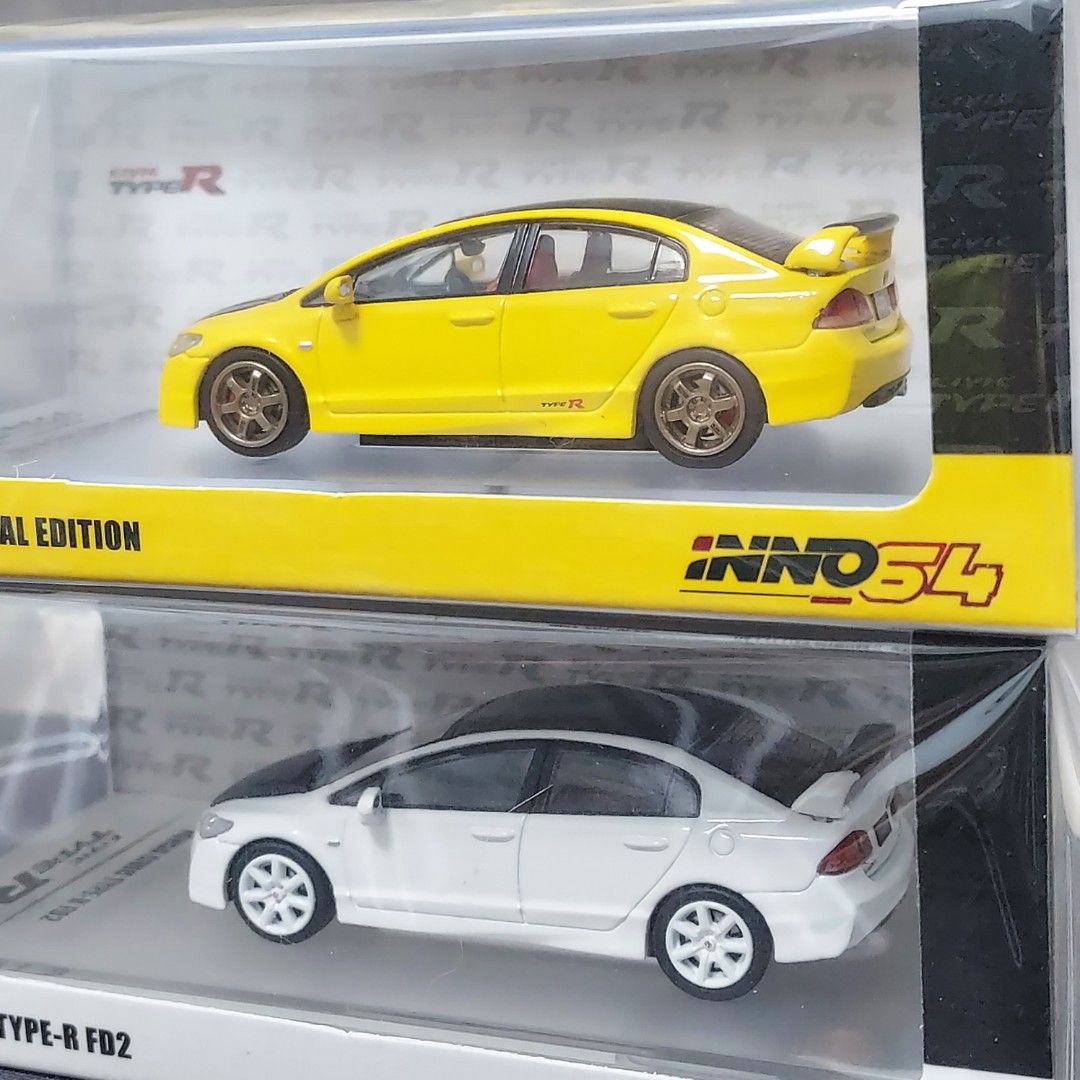 One Model 1:18 Honda Civic Type-R FD2 J's Racing Version, 40% OFF