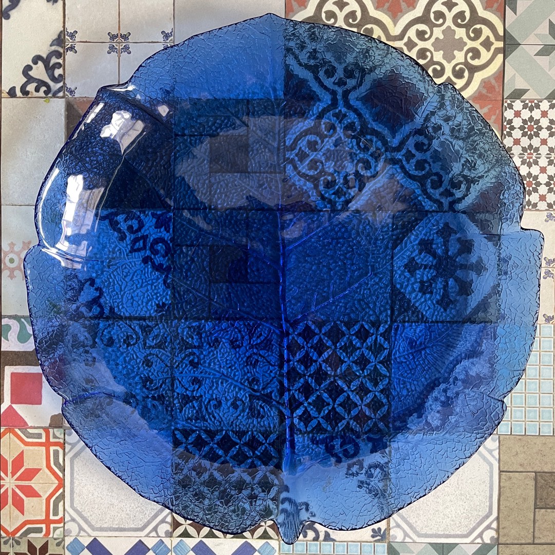 8 vintage arcoroc blue glass dinner plates - leaf pattern, Furniture ...