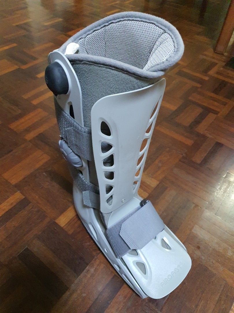 Aircast Boot for Fractured Foot, Health & Nutrition, Assistive ...