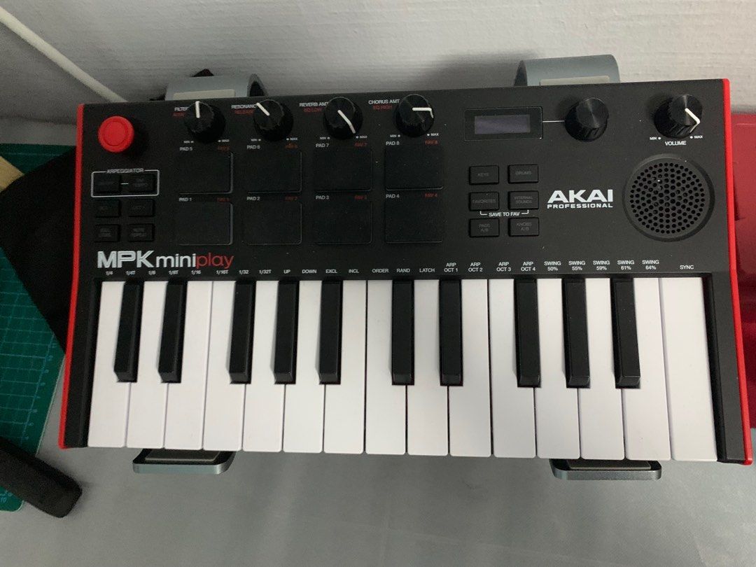 AKAI MPK mini play MK3 Midi keyboard controller, Hobbies & Toys, Music ...