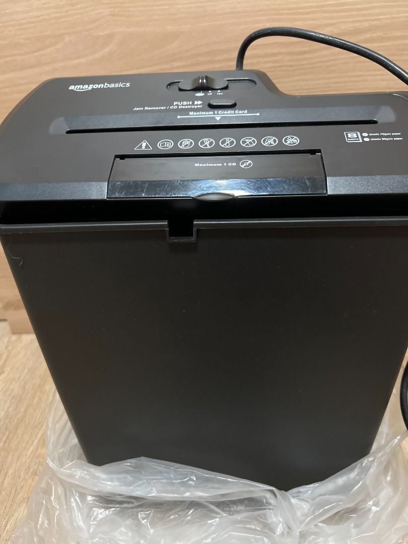 amazon basic Paper/cd/credit card shredder, Computers & Tech, Office ...