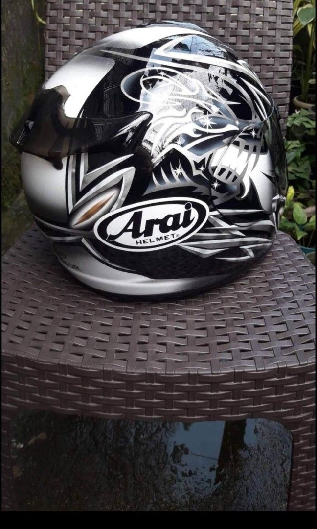Arai Vector, Men's Fashion, Watches & Accessories, Caps & Hats on Carousell