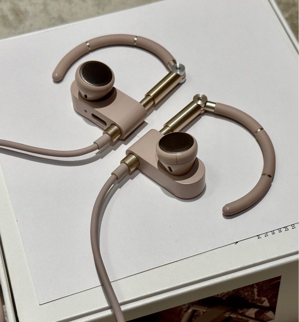 Bang & Olufsen Earset - Wireless Earphones, Audio, Earphones on Carousell