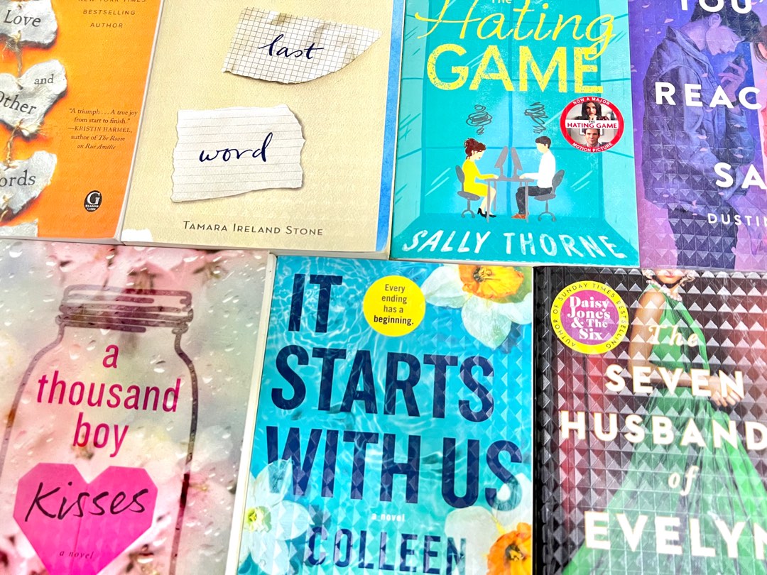 BOOKTOKS / TIKTOK BOOKS / IT STARTS WITH US, Hobbies & Toys, Books ...