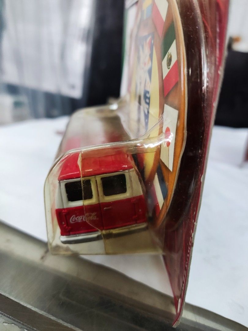 罕有的JOHNNY LIGHTNING COCA COLA INTERNATIONAL 1977 FORD VAN "NEW" 1：64合金車 ...