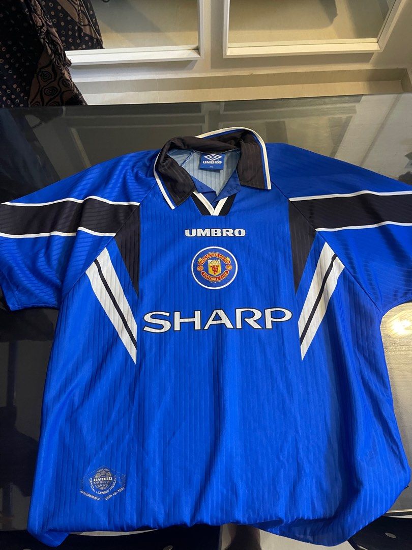 Manchester United FC teddy sheringham jersey, Men's Fashion, Activewear ...