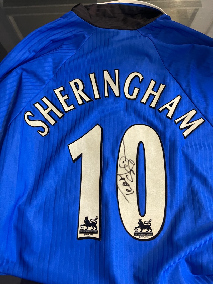 Manchester United FC teddy sheringham jersey, Men's Fashion, Activewear ...