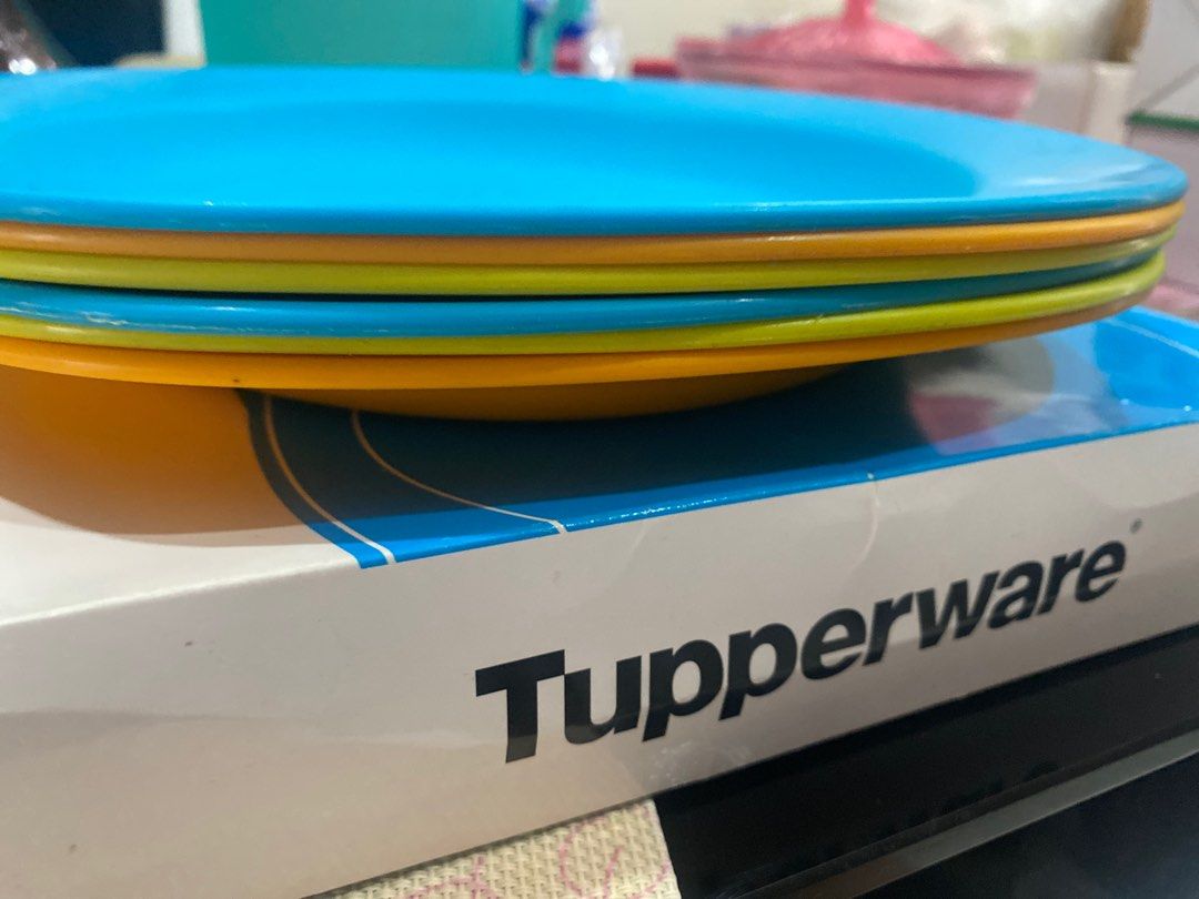 Original Tupperware Splendor plates, Furniture & Home Living ...