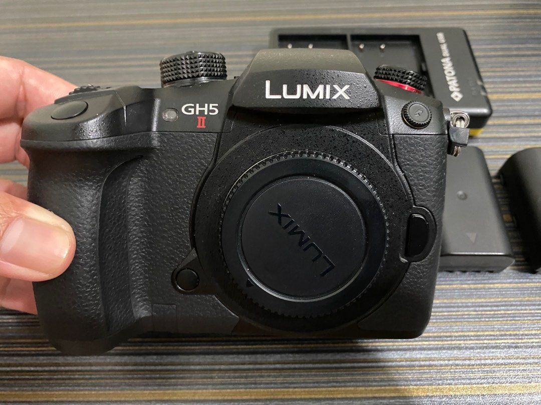Panasonic Lumix GH5 version 2 (Body only) Leica 12-60 2.8, Photography, Lens & Kits on Carousell