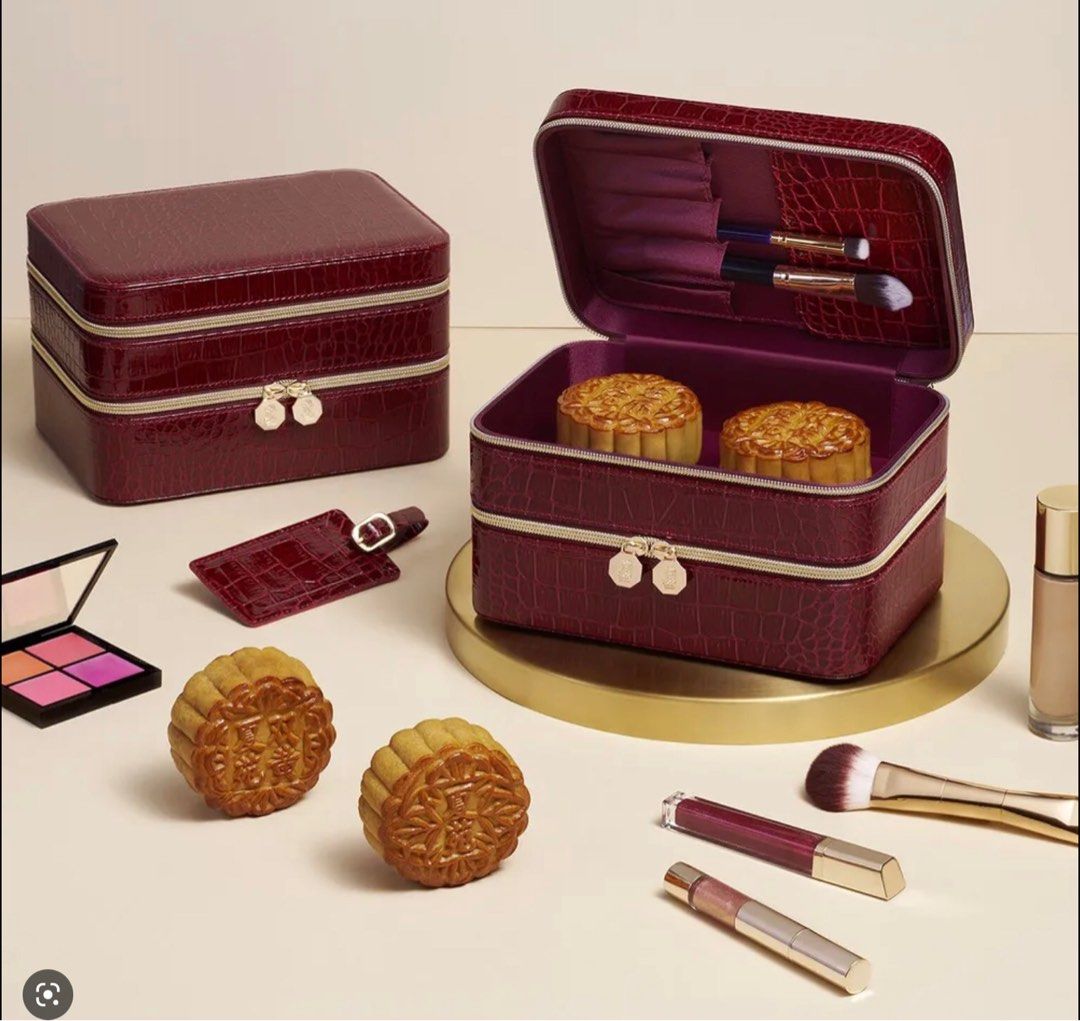 Ritz-carlton-mooncake-vanity-bag, Women's Fashion, Jewelry & Organisers ...
