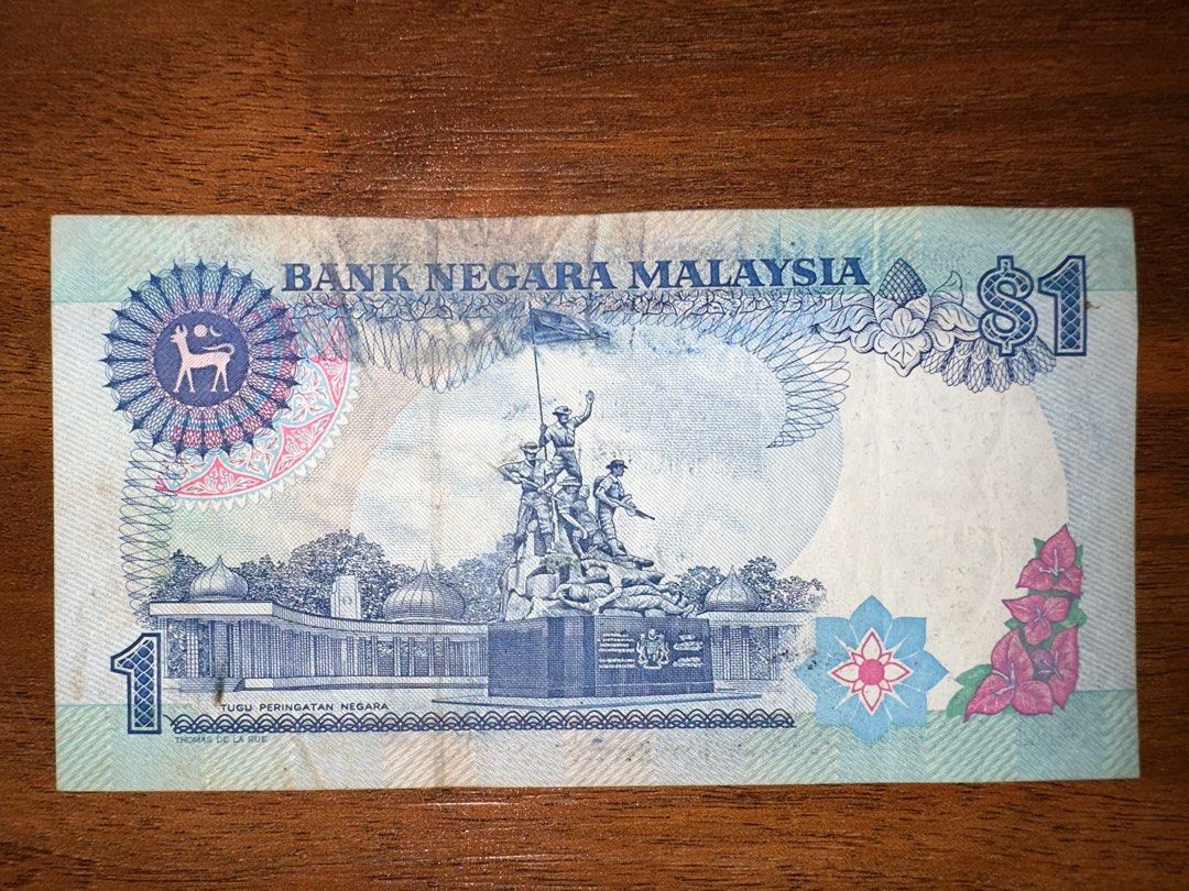 RM 1 - Duit Lama Malaysia - Signed By Gabenor Malaysia ke-4 Tan Sri ...