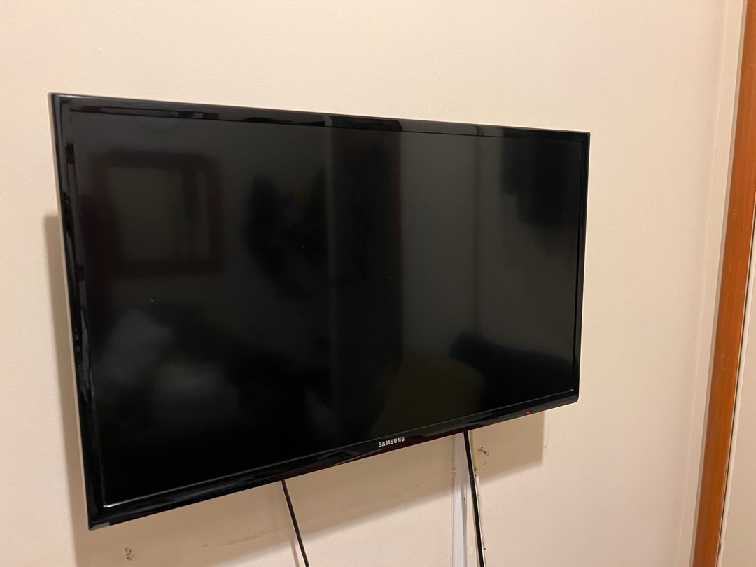 Samsung TV 32 inch, TV & Home Appliances, TV & Entertainment, TV on ...