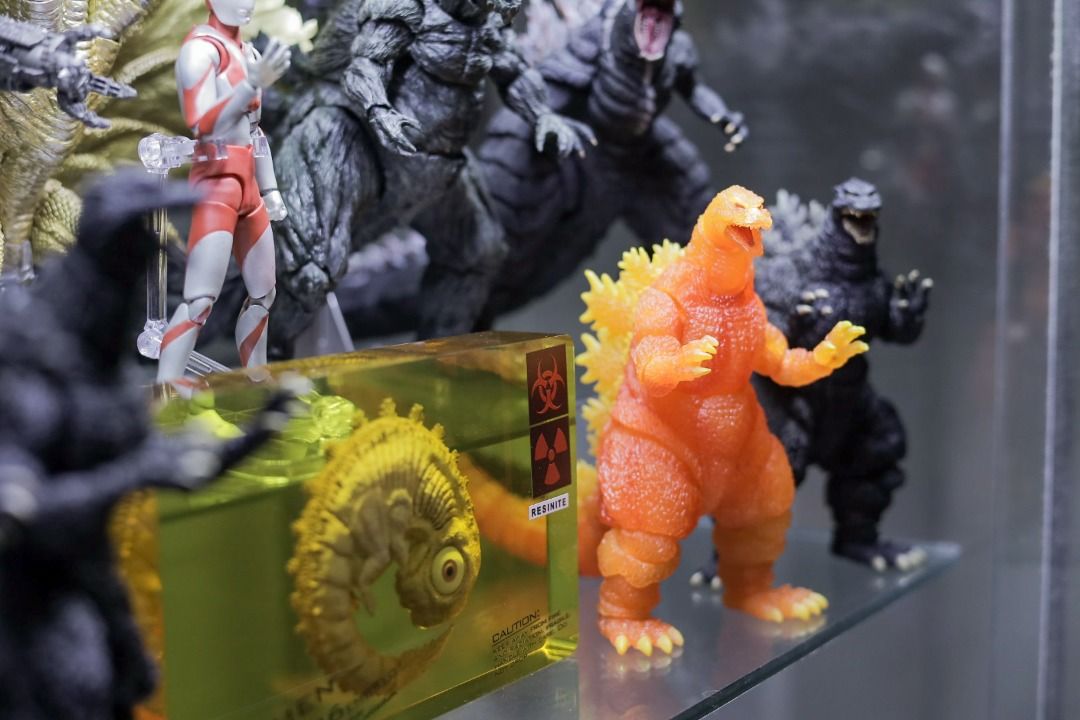 Sh Monsterarts Godzilla Comic Con Explosion Exclusive, Hobbies & Toys, Toys & Games on Carousell
