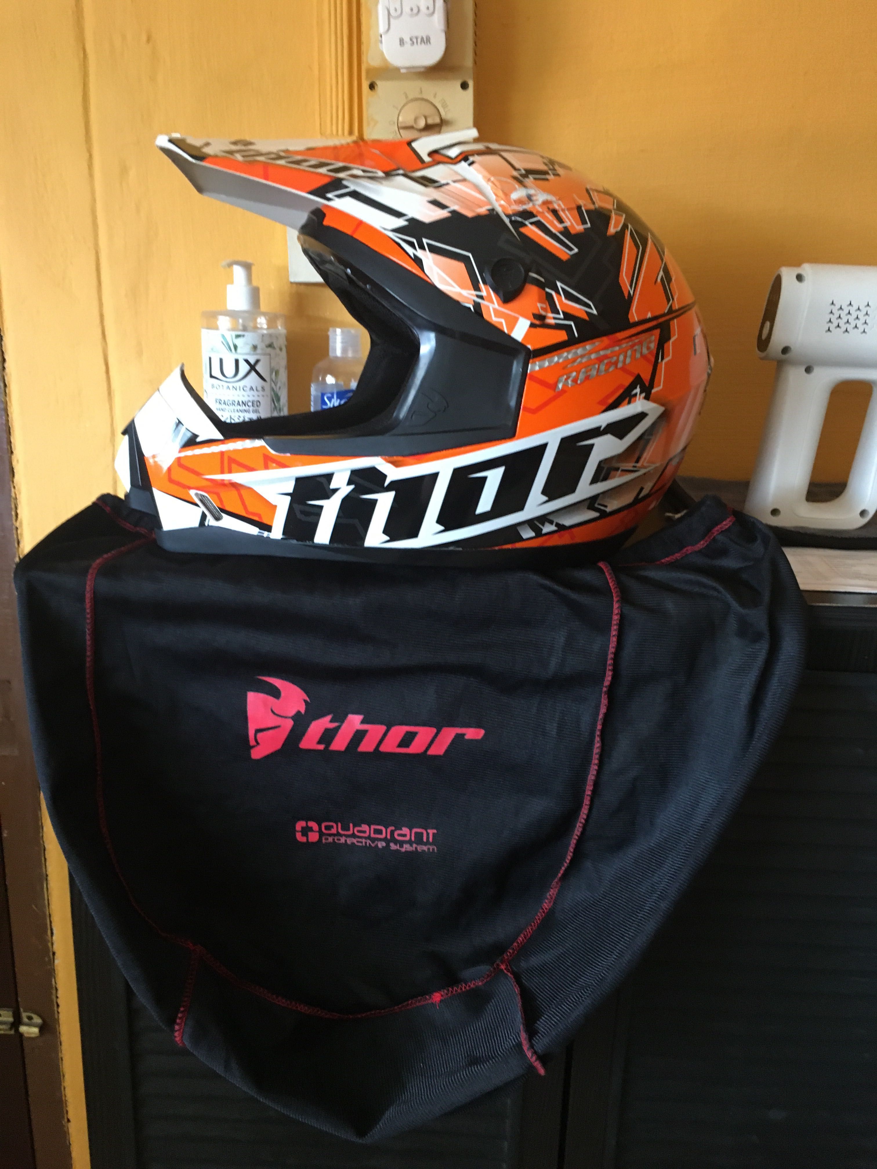 Thor Helmet, Motorcycles, Motorcycle Accessories on Carousell