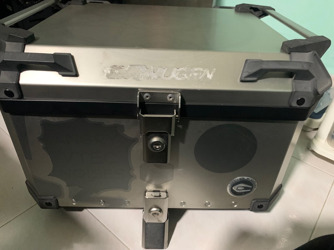 Coocase 50L Aluminum topbox w/ baseplate, Motorcycles, Motorcycle ...
