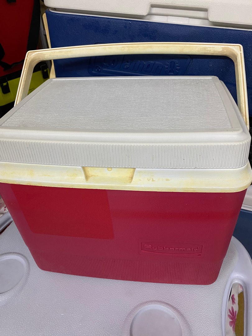 Used 30L Rubbermaid Cooler Box Ice Box/ Cooler Box/ Beer Beverage ...