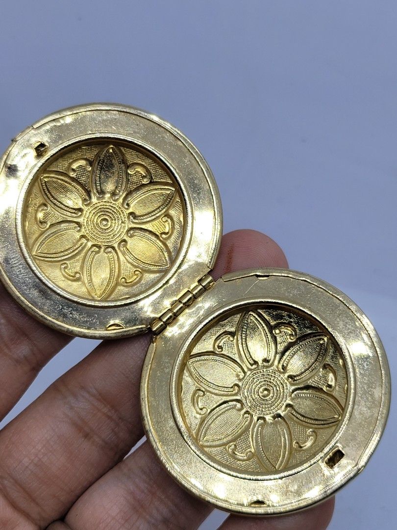 Vintage Pocket Locket, Women's Fashion, Jewelry & Organizers, Accessory ...