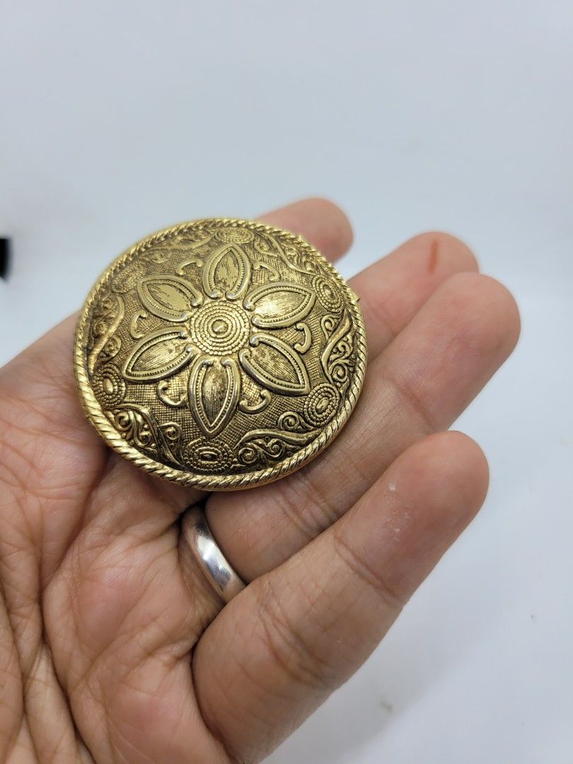 Vintage Pocket Locket, Women's Fashion, Jewelry & Organizers, Accessory ...