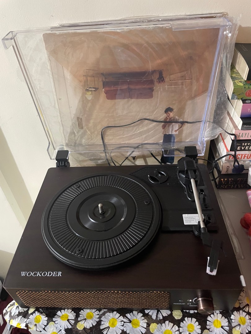 Vinyl Record Player, Hobbies & Toys, Music & Media, Vinyls on Carousell
