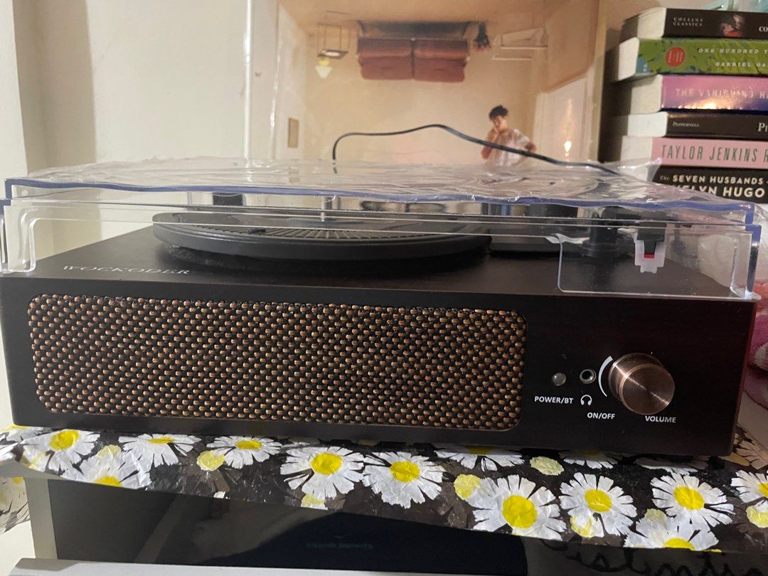 Vinyl Record Player, Hobbies & Toys, Music & Media, Vinyls on Carousell
