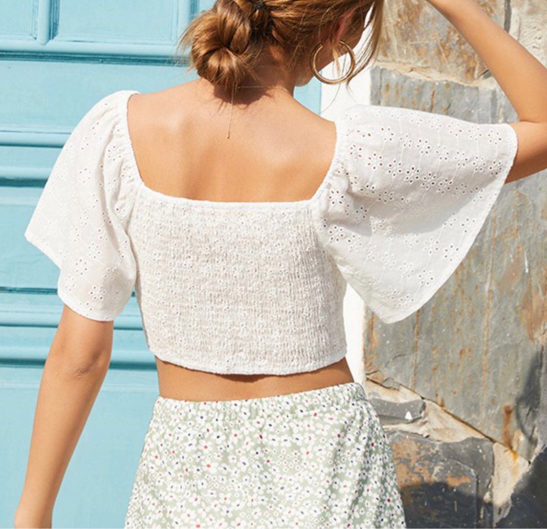 White square neck top, Women's Fashion, Tops, Blouses on Carousell