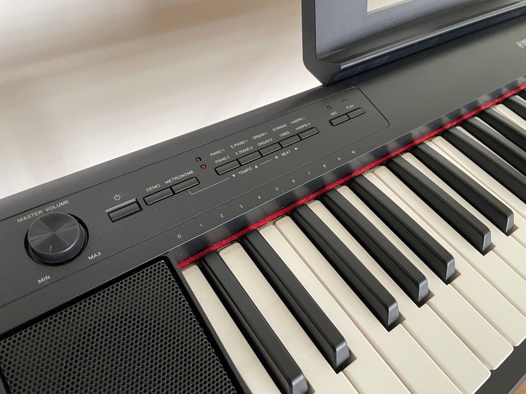 Yamaha Piaggero NP12 NP-12 61 keyboard, Hobbies & Toys, Music & Media ...