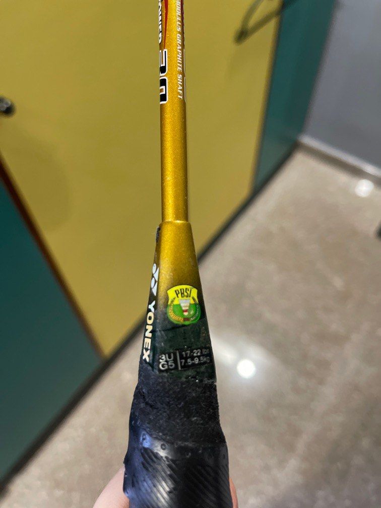 Yonex muscle power 30, Sports Equipment, Sports & Games, Racket & Ball ...