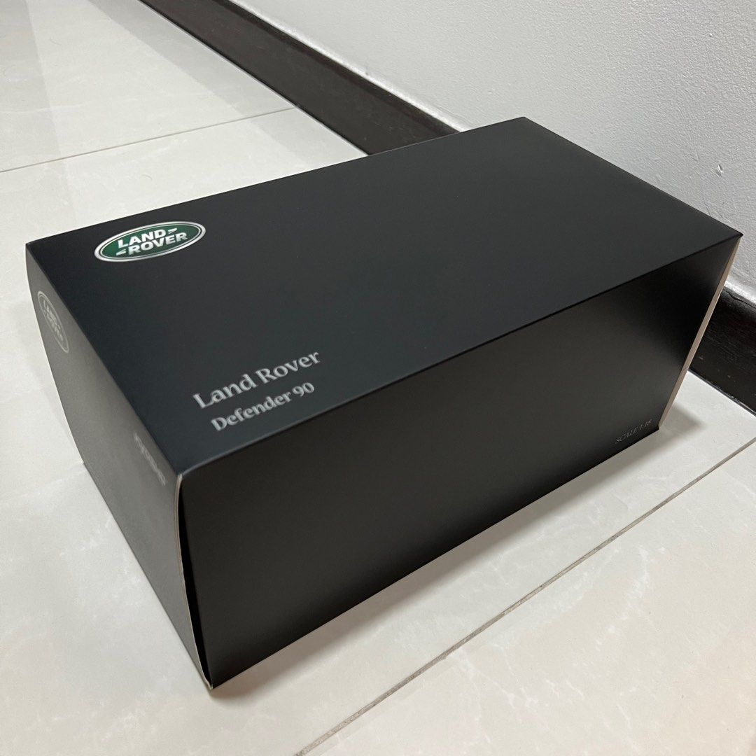 1:18 Kyosho Land Rover Defender 90 (Indus Silver), Hobbies & Toys, Toys ...