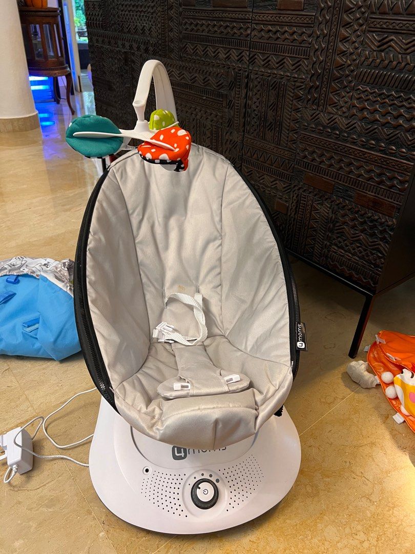 4 moms rocker, Babies & Kids, Baby Nursery & Kids Furniture, Cots ...