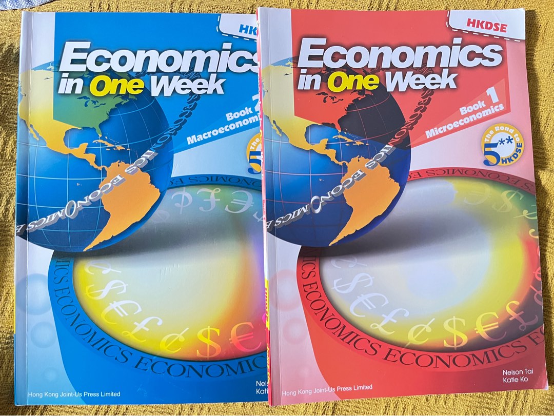 一書兩冊， Economics in one week （Book 1&2), 興趣及遊戲, 書本 & 文具, 教科書 - Carousell