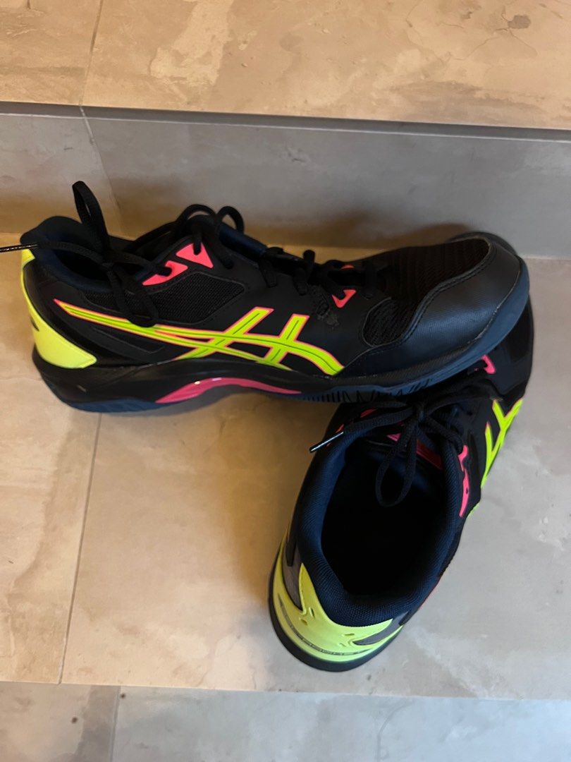 ASICS Badminton Court Shoes US11, Men's Fashion, Footwear, Sneakers on Carousell