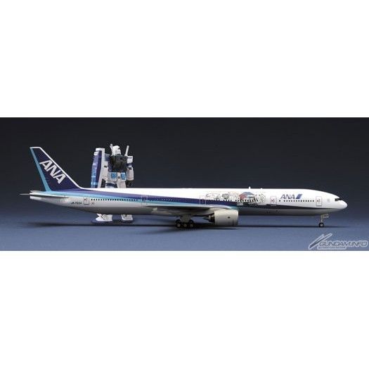 BANDAI 1/200 ANA×GUNDAM JET BOEING B777-300 with 1/200 RX-78 GUNDAM ...