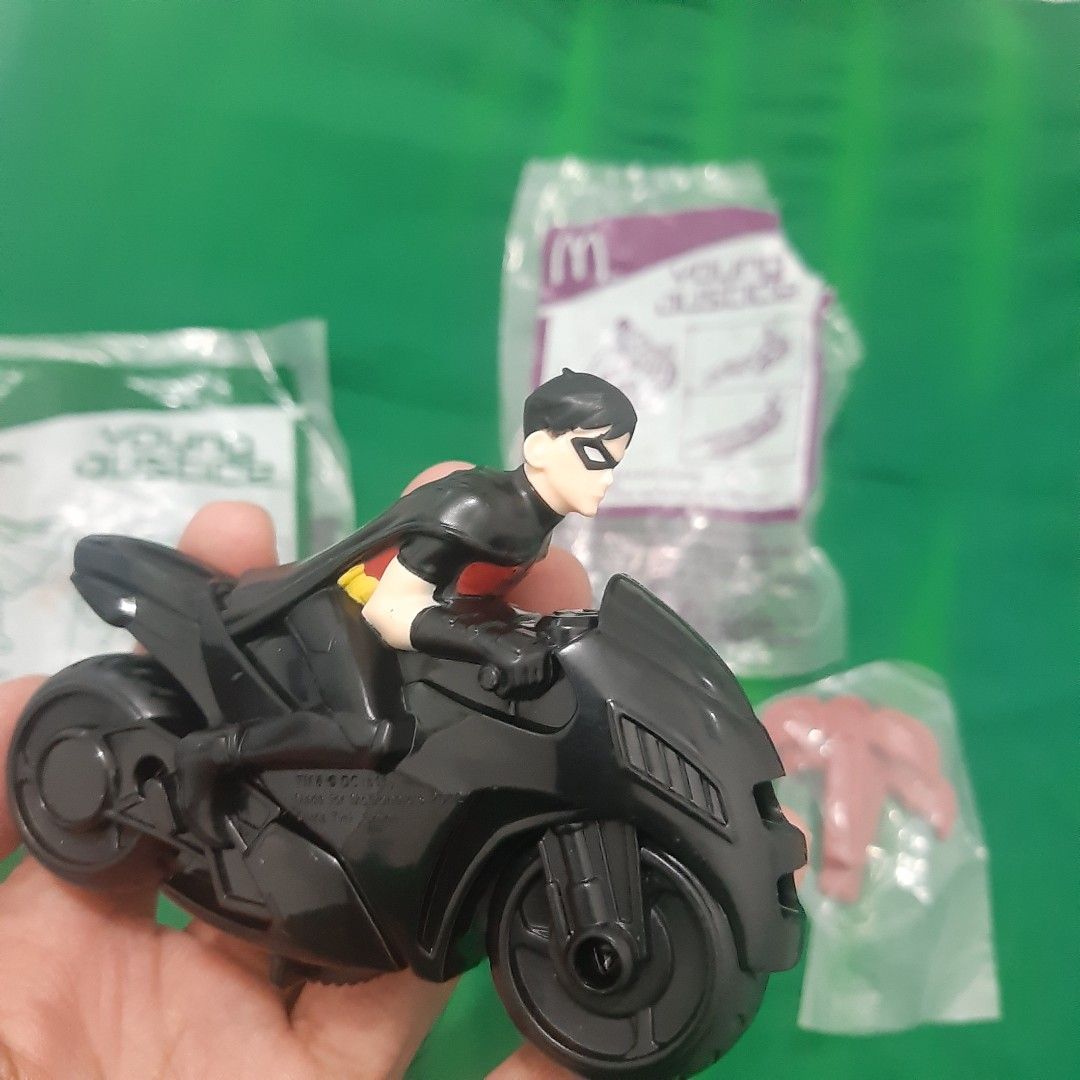 batman and robin, Toys & Collectibles, Mainan di Carousell
