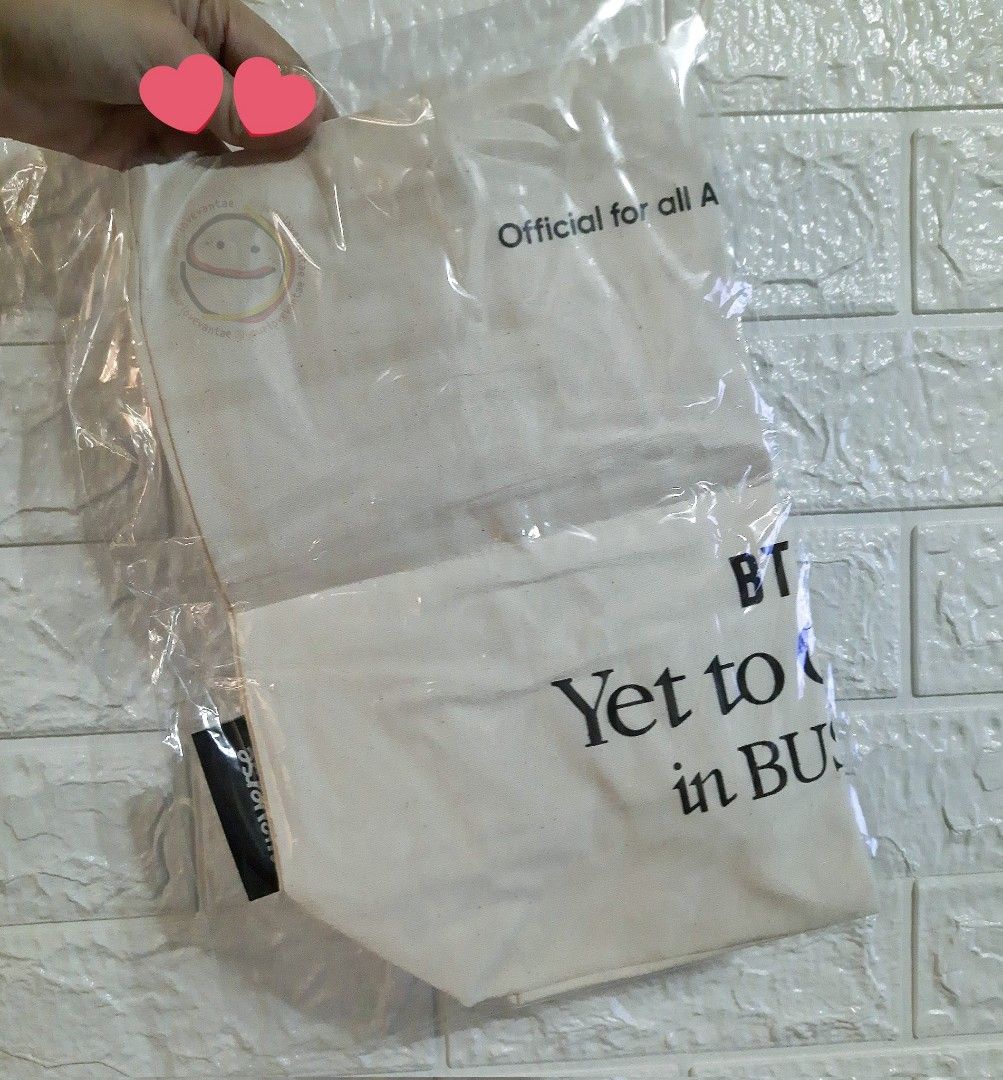 BTS YET TO COME IN BUSAN WEVERSE TOTE BAG, Hobbies & Toys, Memorabilia ...