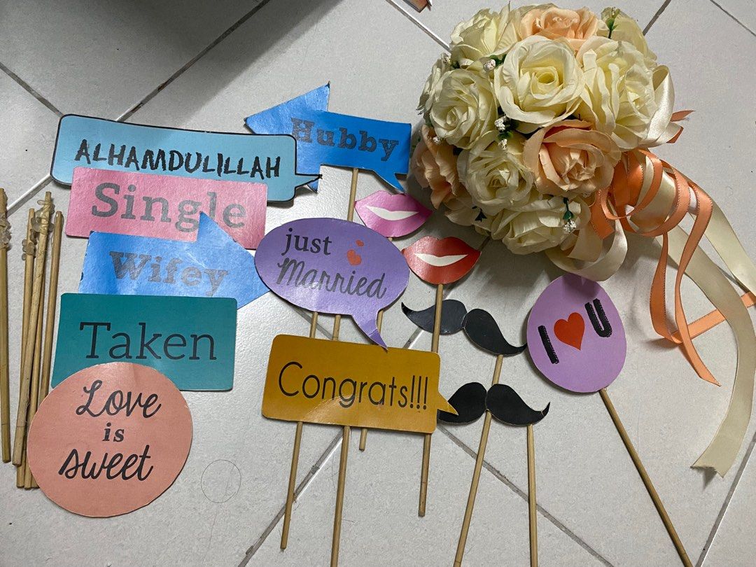 Bunga tangan kahwin artificial + 13pcs props photobooth wedding ...