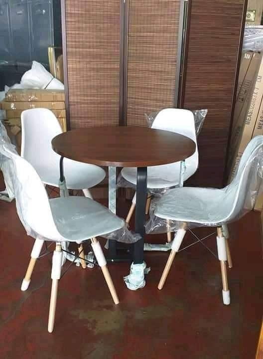 Customized Round Pantry Table, Round Laminated Conference Table ...