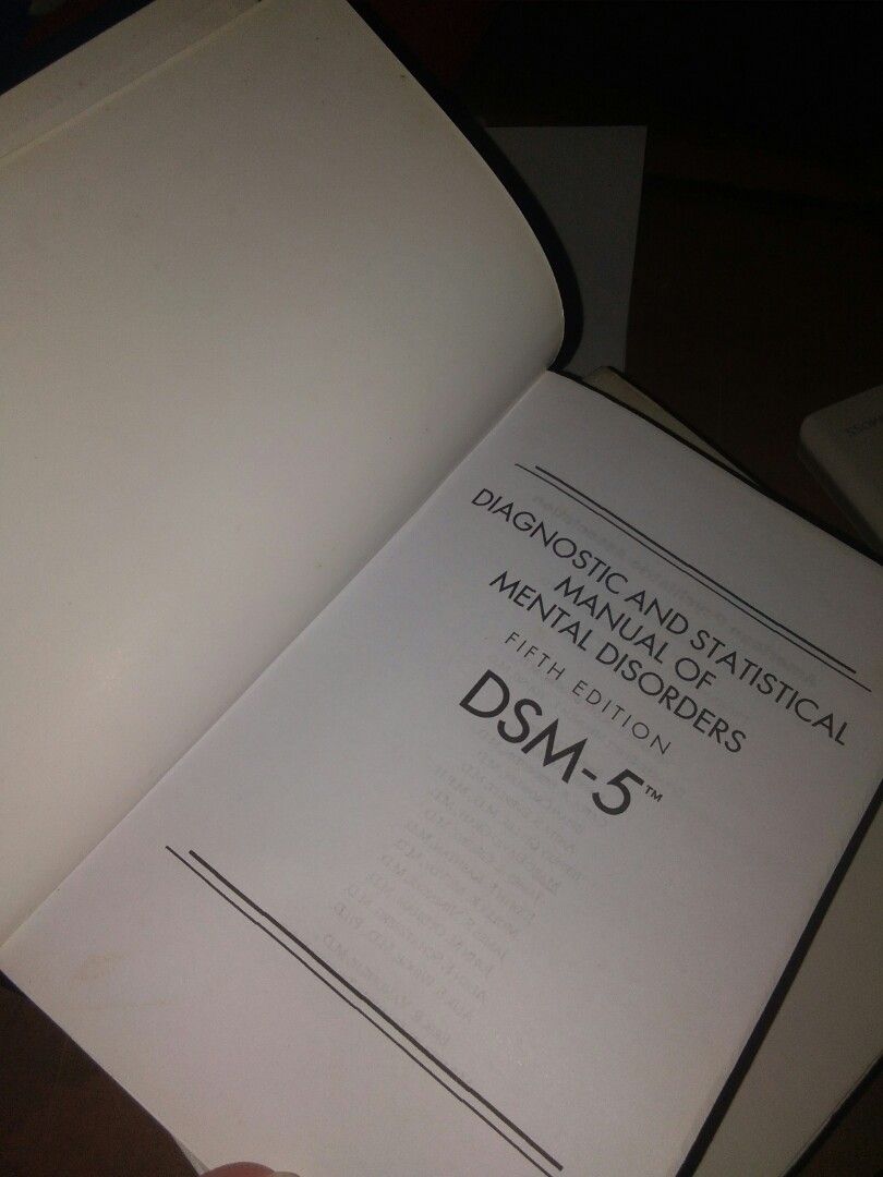 DSM-5 / DSM5, Hobbies & Toys, Books & Magazines, Textbooks on Carousell