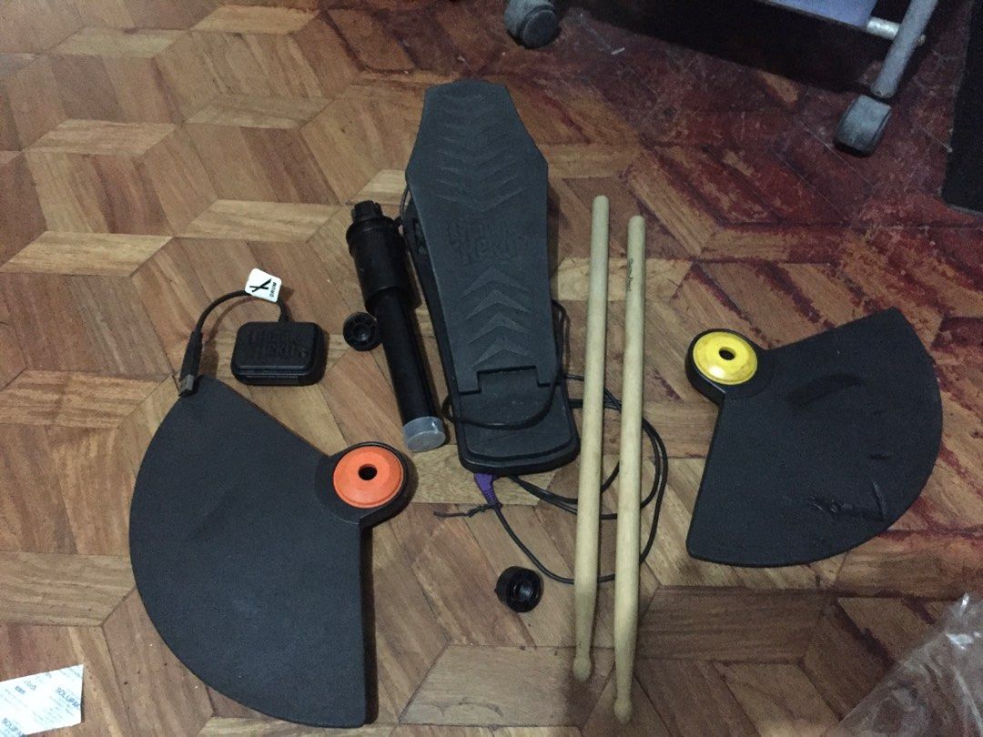 Guitar Hero/ DJ Hero/Band Hero/Rock Band + Drum Set + 2 Guitar + Mic ...