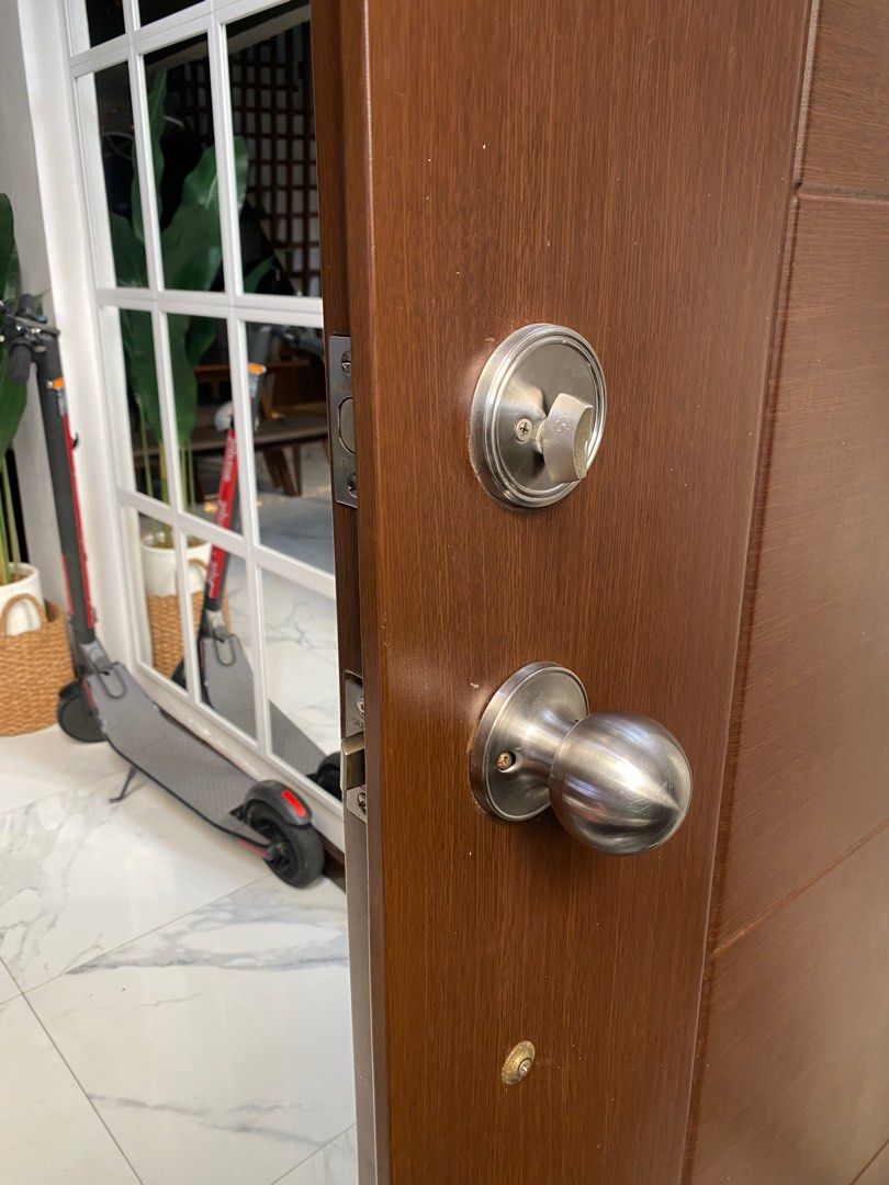 Haffle double lock door knob, Furniture & Home Living, Security & Locks ...