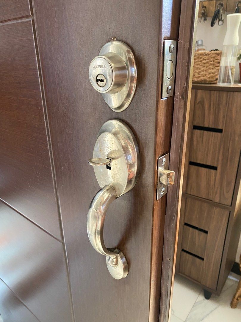 Haffle double lock door knob, Furniture & Home Living, Security & Locks ...