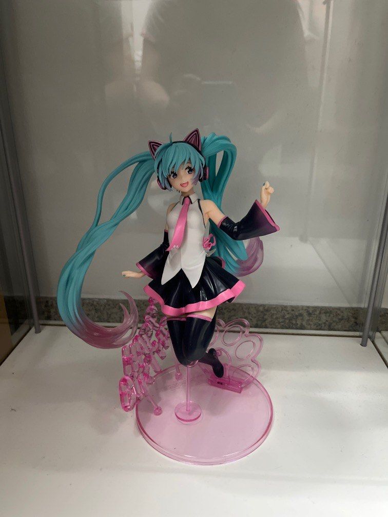 Hatsune miku, Hobbies & Toys, Toys & Games on Carousell