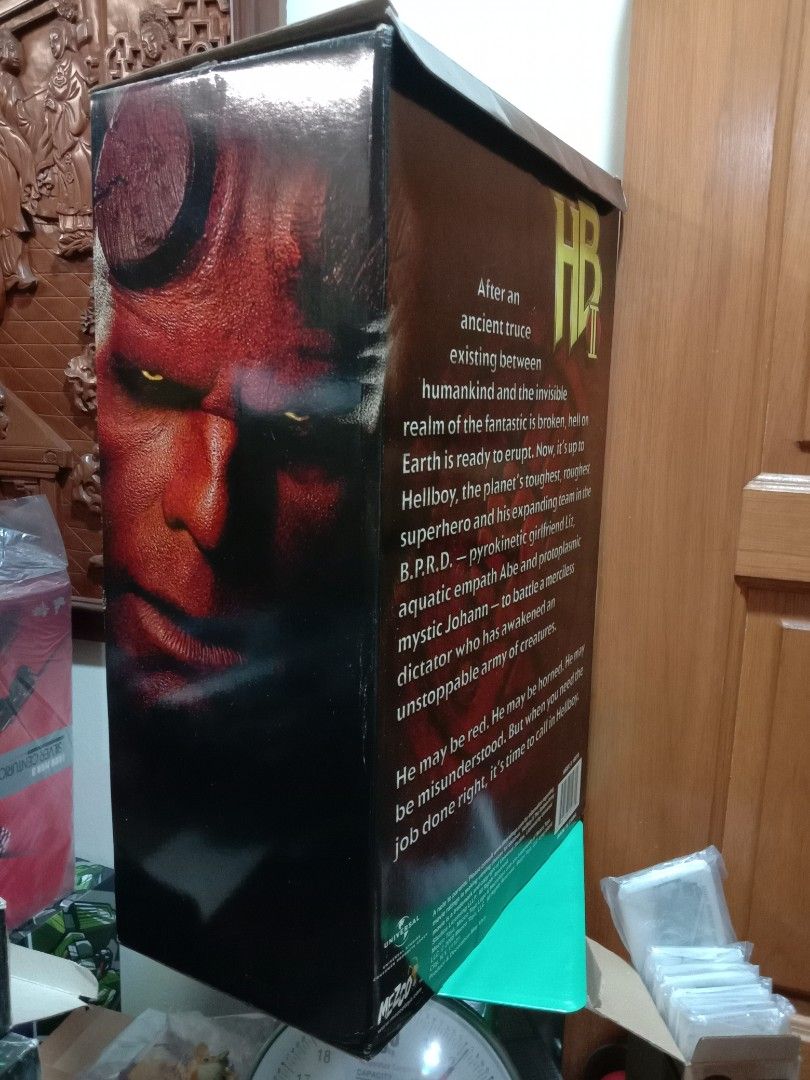 Hellboy II the golden army - 18 inch deluxe figure - opened mouth ...