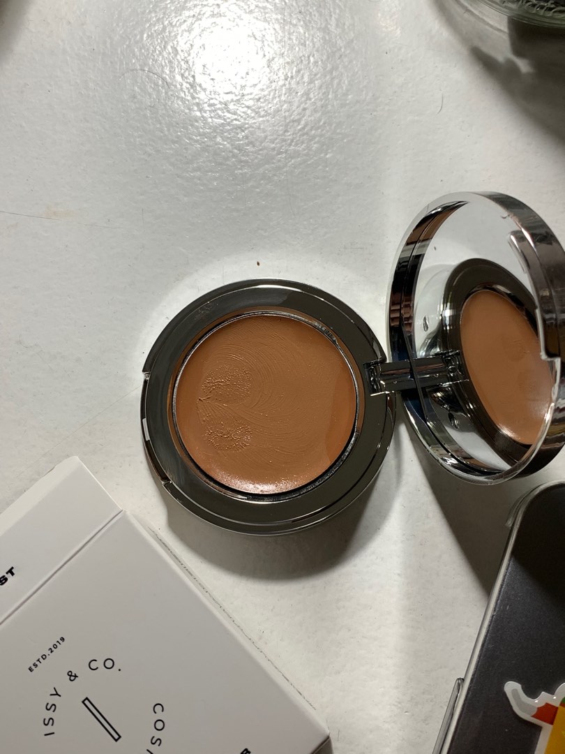 issy & co. bronzer in toast, Beauty & Personal Care, Face, Makeup on ...