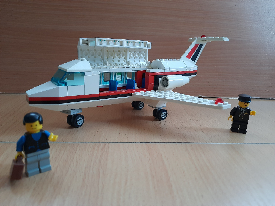 LEGO 6368 Jet Airliner (清貨減價), 興趣及遊戲, 玩具 & 遊戲類 - Carousell