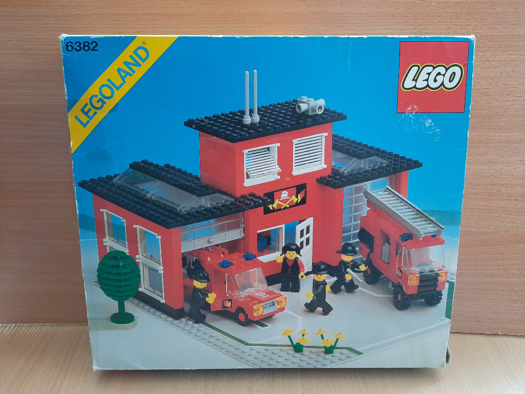 LEGO 6382 Fire Station (齊件有盒), 興趣及遊戲, 玩具 & 遊戲類 - Carousell